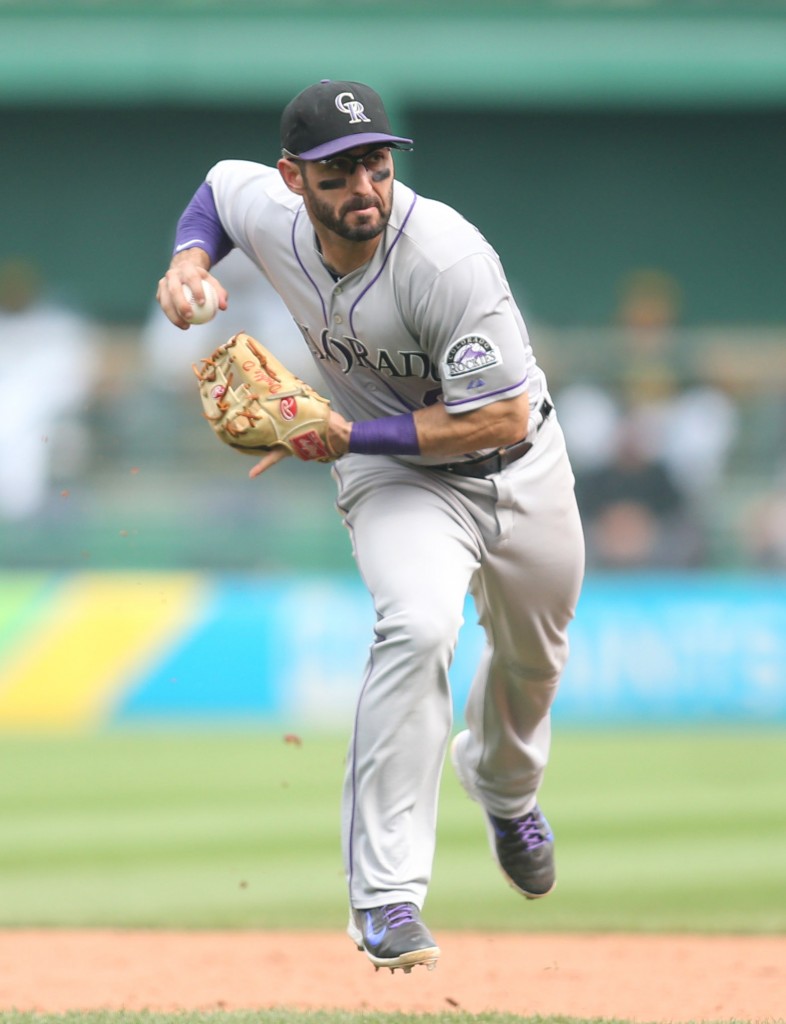 D-backs Sign Daniel Descalso, Designate Phil Gosselin - MLB Trade Rumors