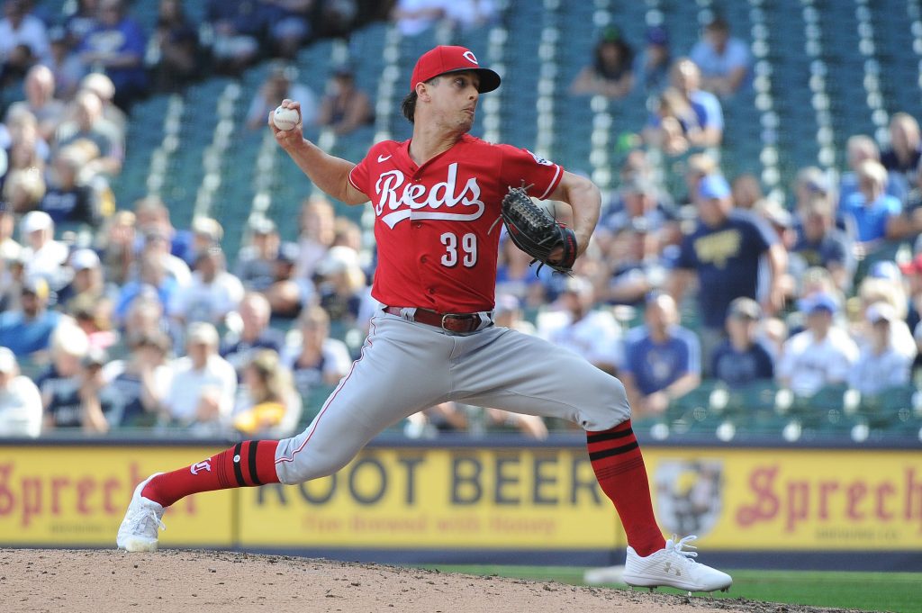 Lucas Sims Out One Month Due To Elbow Sprain - MLB Trade Rumors