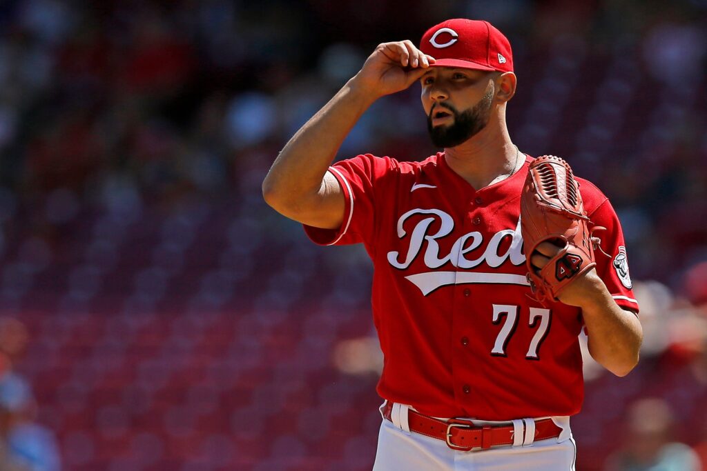 Reds' Art Warren Undergoes Elbow Surgery - MLB Trade Rumors