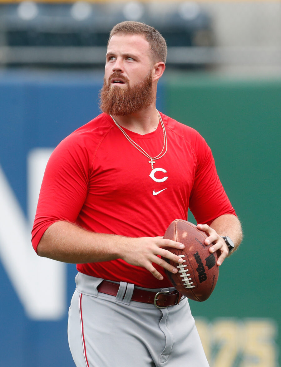 Reds Re-Sign Buck Farmer, Designate Bubba Thompson