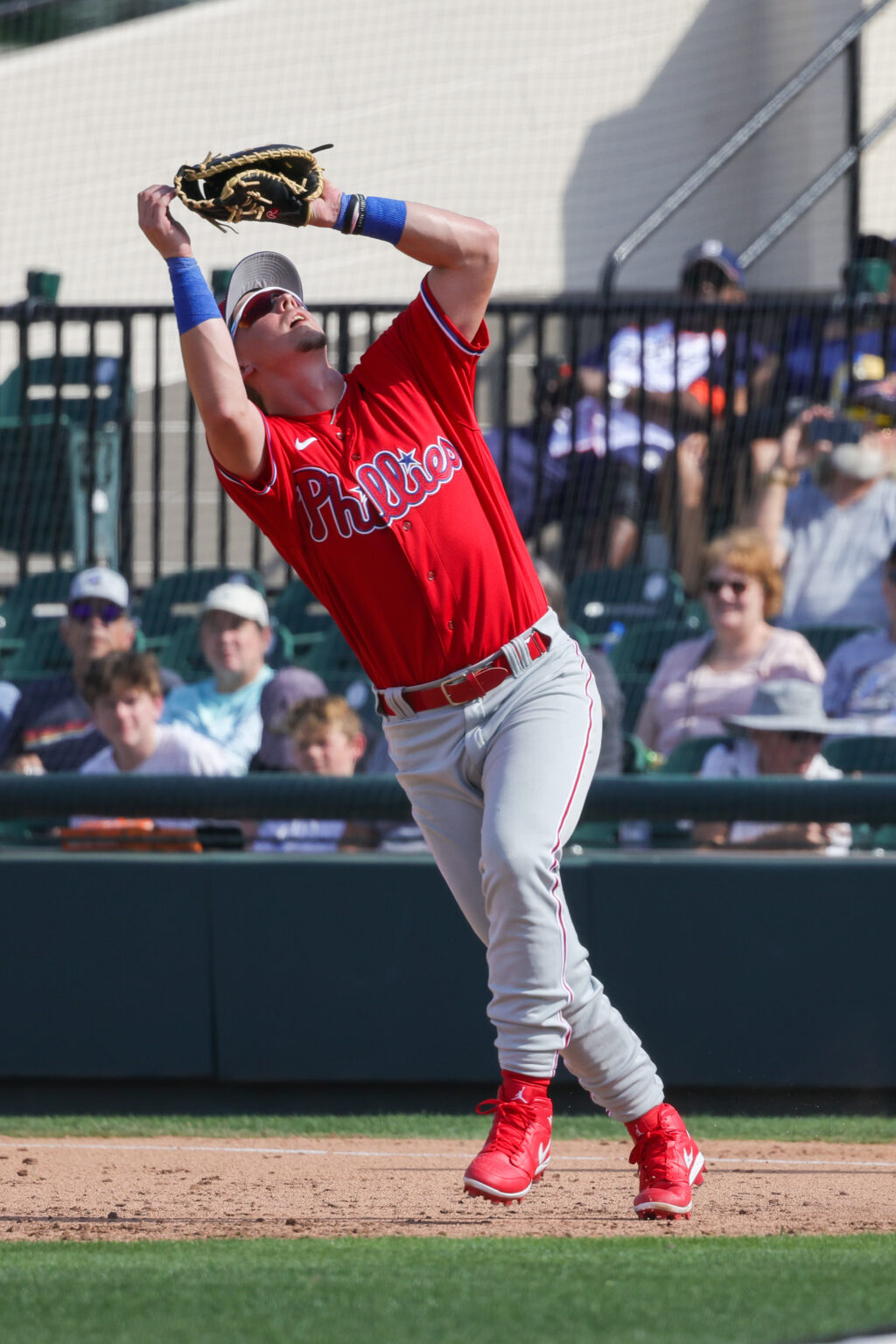 Brewers Sign Rhys Hoskins - MLB Trade Rumors