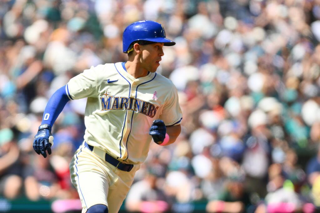 Mariners' Sam Haggerty Suffers Torn Achilles - MLB Trade Rumors