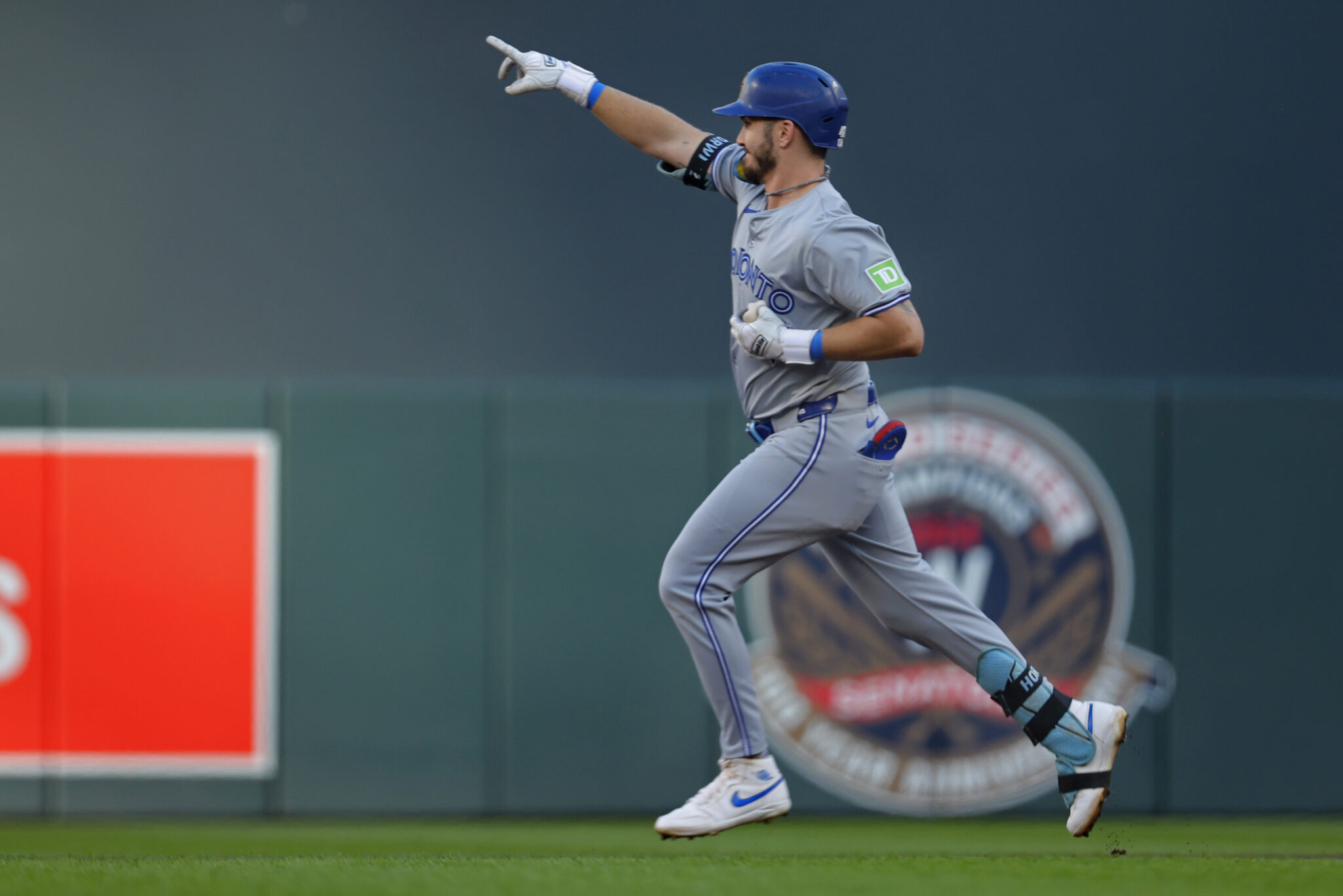 Blue Jays Acquire Andres Gimenez - MLB Trade Rumors