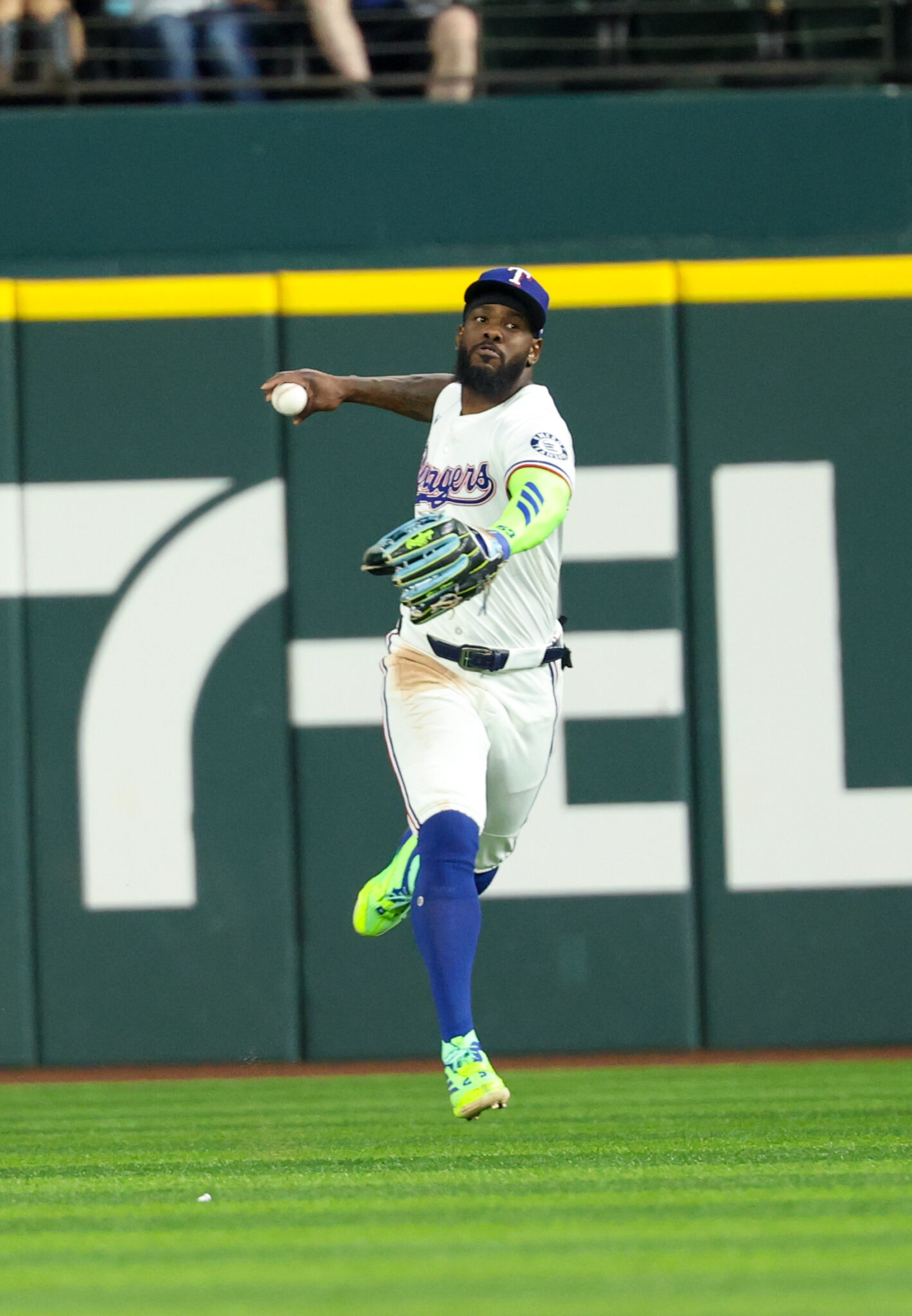 Phillies Sign Adolis Garcia To One-Year Deal - MLB Trade Rumors