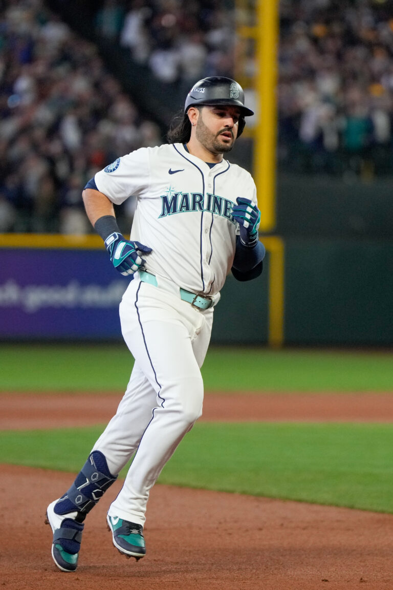 Reds Sign Eugenio Suarez - MLB Trade Rumors
