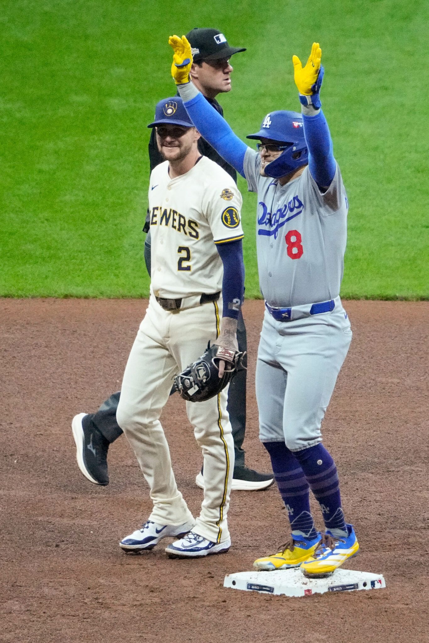 Dodgers Re-Sign Kiké Hernández - MLB Trade Rumors